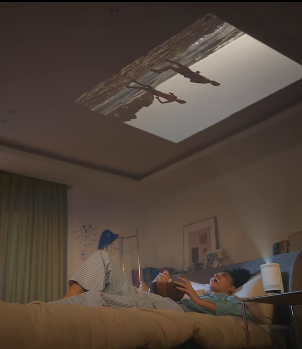 CineMaster Pro - Ultra HD Projector with built-in App and Smart TV ...